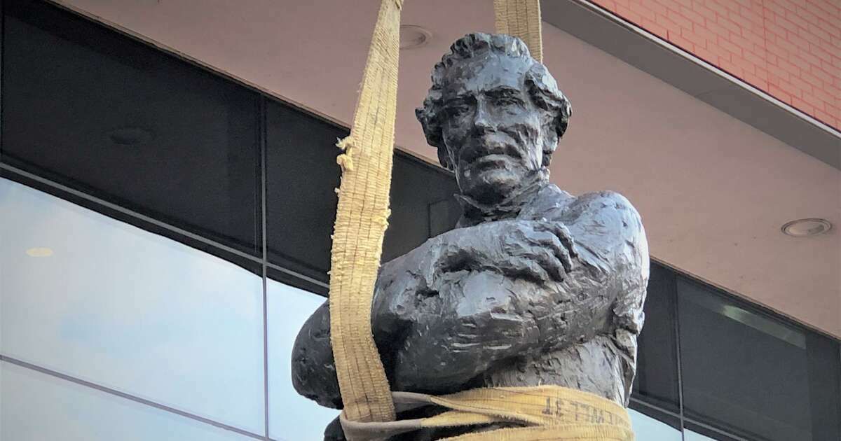 Standbeeld staatsman Thorbecke tijdelijk opgeslagen - 1Zwolle