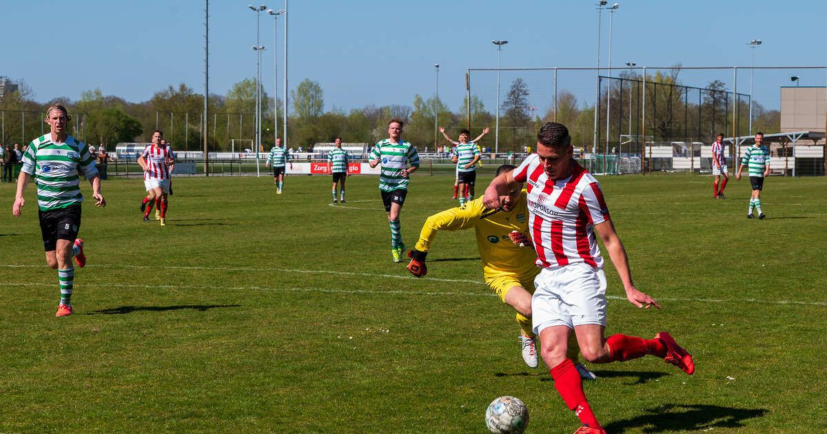 In beeld: Zwolsche Boys verrast met ruime zege op topper IJVV - 1Zwolle